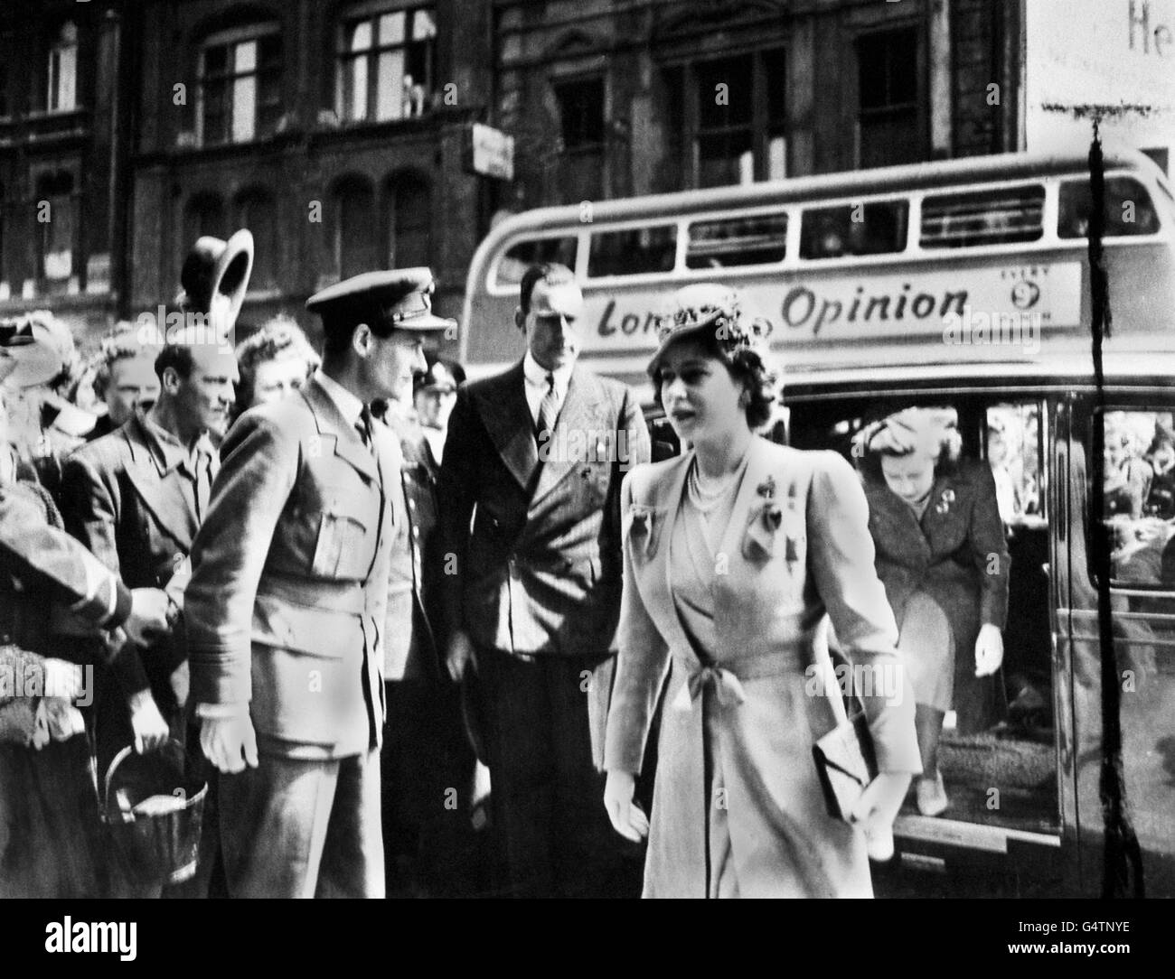 Princess Elizabeth arriving at the Palace Theatre in London to attend ...