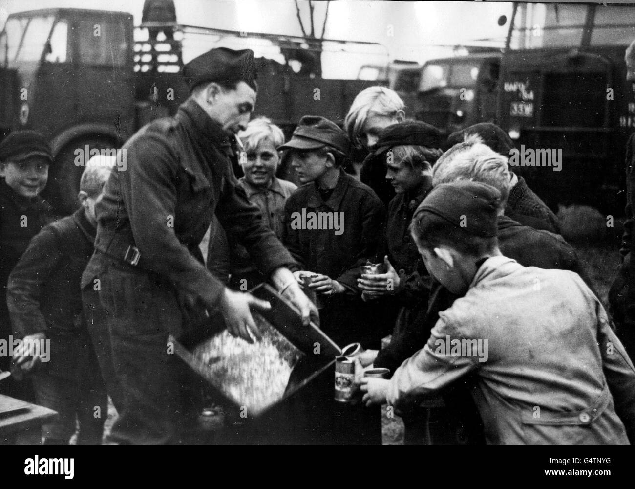 RAF WITH GERMAN CHILDREN : 1946 Stock Photo - Alamy