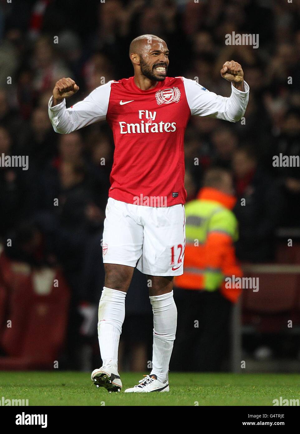 Arsenals thierry henry celebrates victory hi-res stock photography and ...