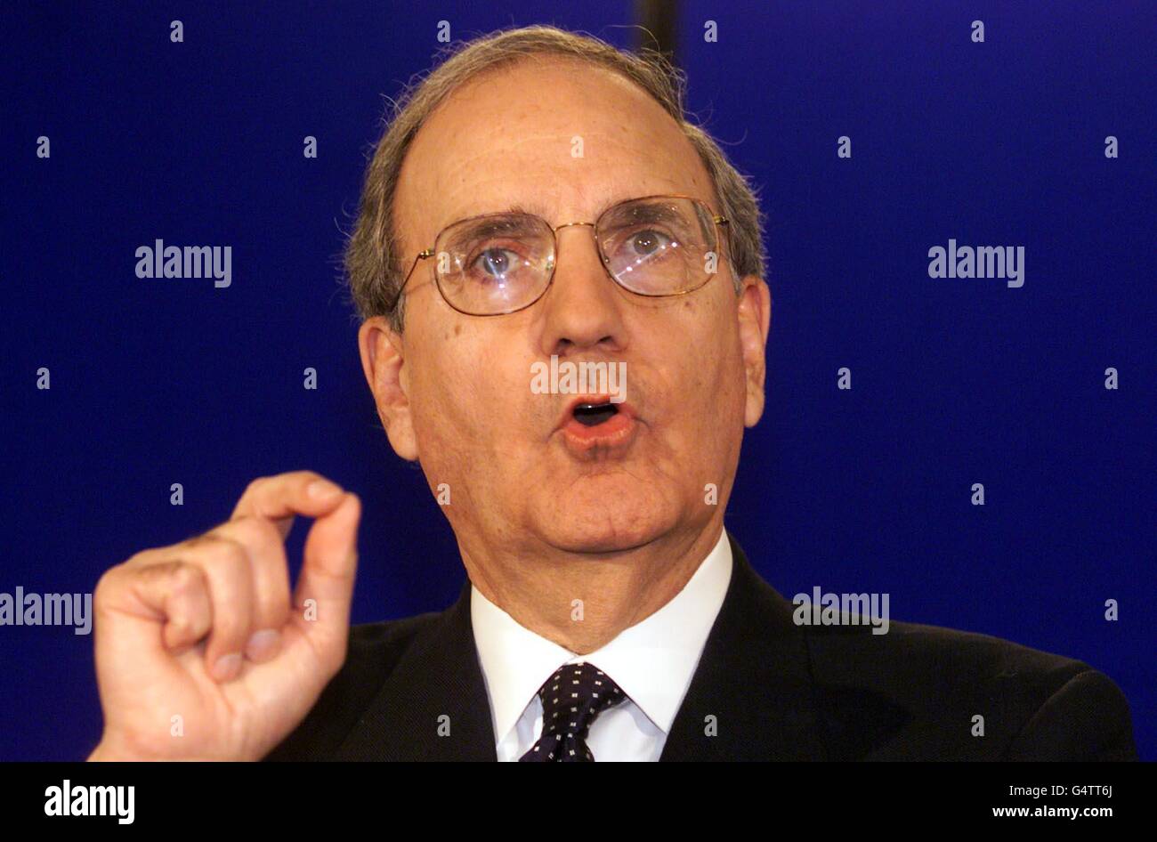 Former US senator George Mitchell makes his final report into the Good ...
