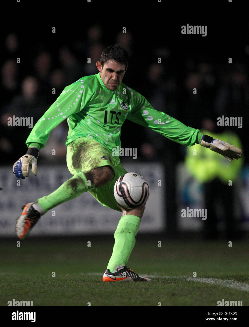Bristol rovers goalkeeper michael poke hi-res stock photography and ...