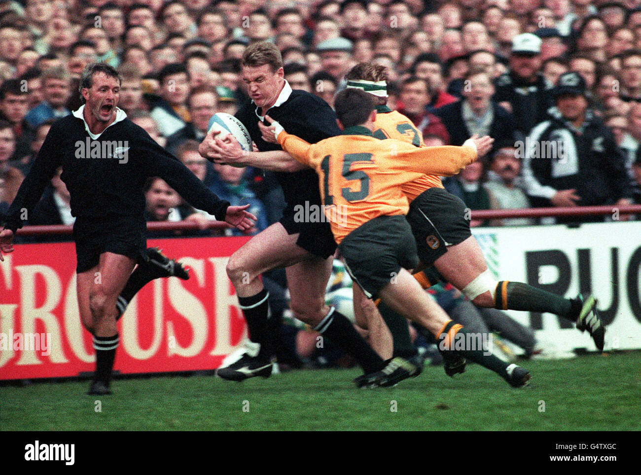 Rugby union action tackling running john kirwan hi-res stock ...