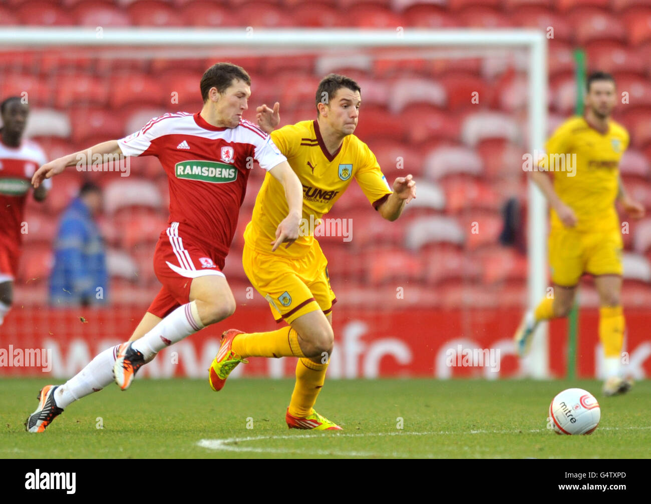 Left right burnleys jay rodriguez hi-res stock photography and images ...