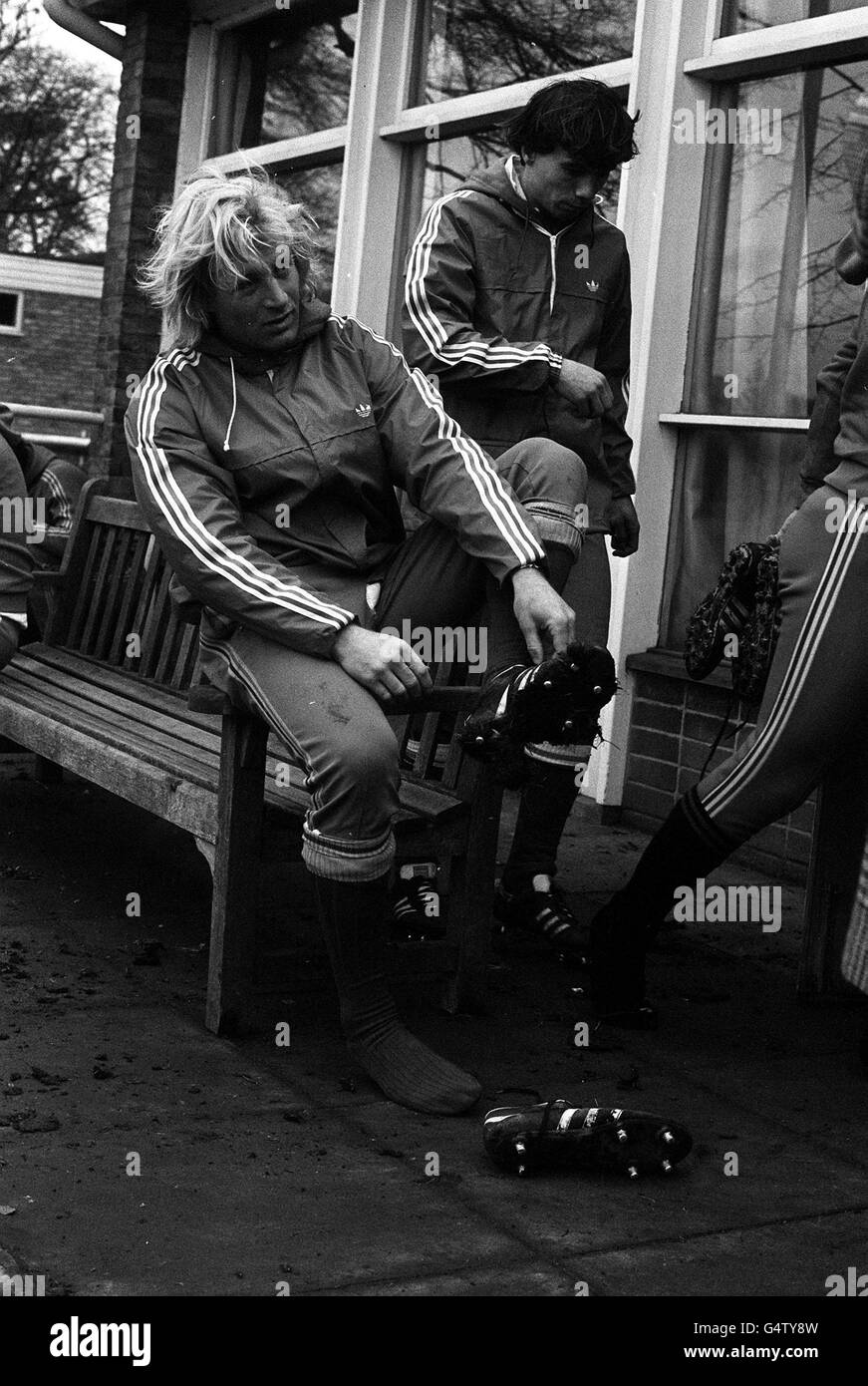 French rugby captain hi-res stock photography and images - Alamy