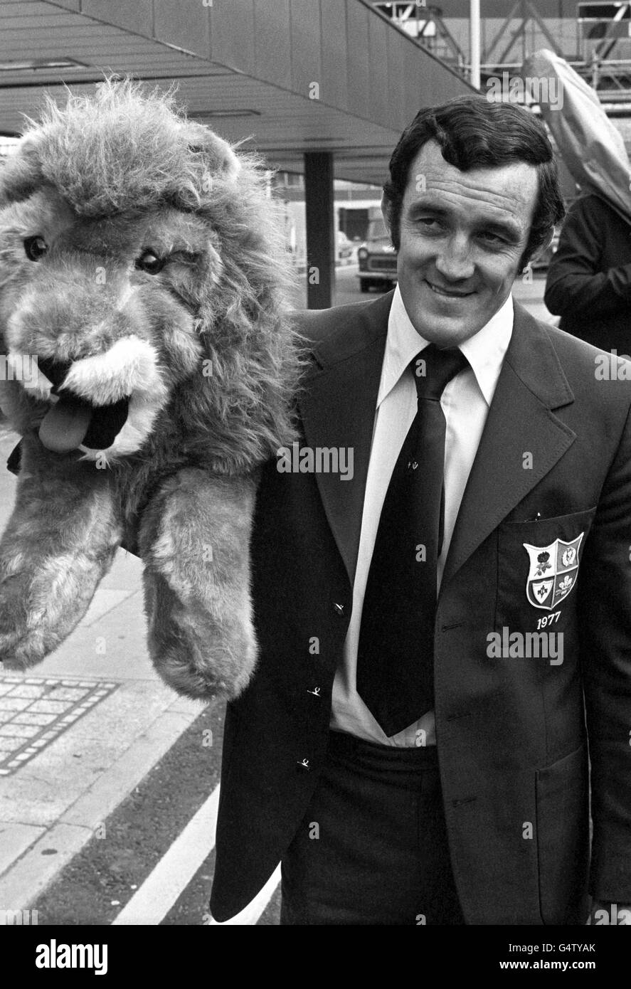 The british lions rugby team at london airport hi-res stock photography ...