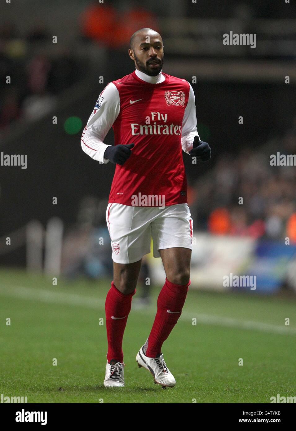 Thierry henry arsenal hi-res stock photography and images - Alamy