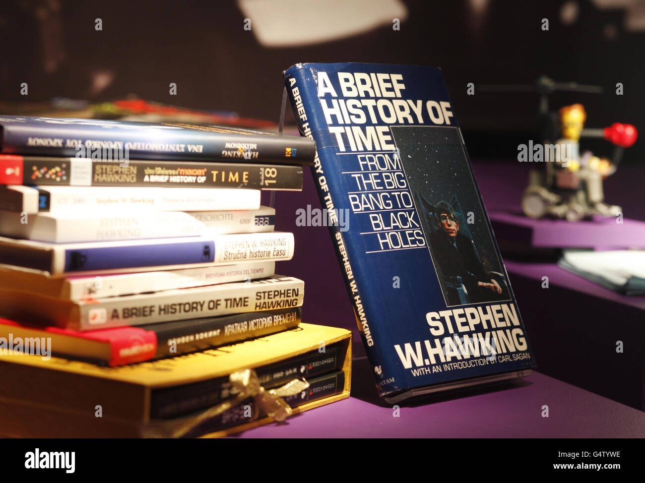 Museum host hawking exhibition hi-res stock photography and images - Alamy