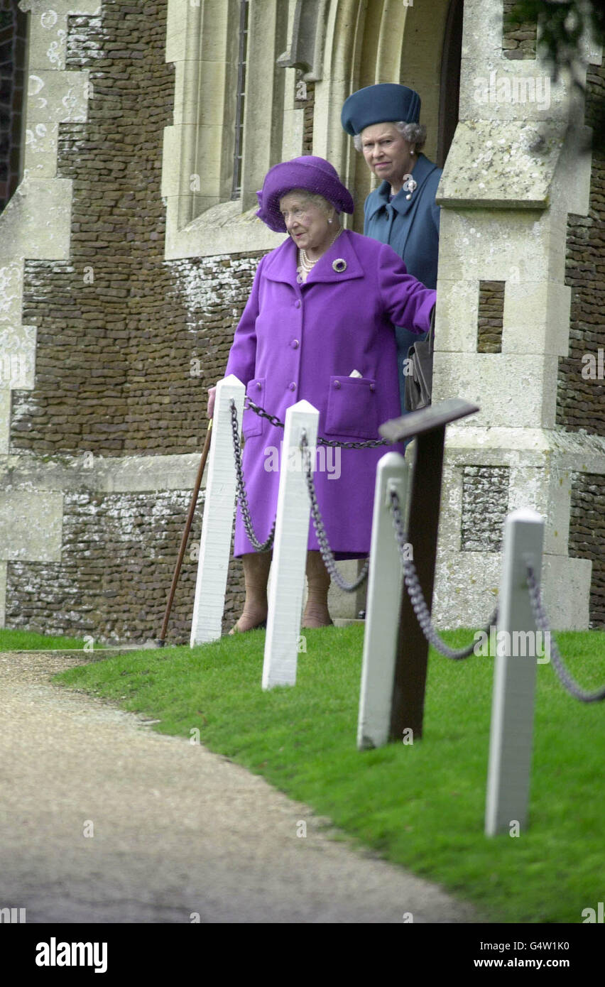 Royal walking stick queen mother queen elizabeth ii queen1990s hi-res ...
