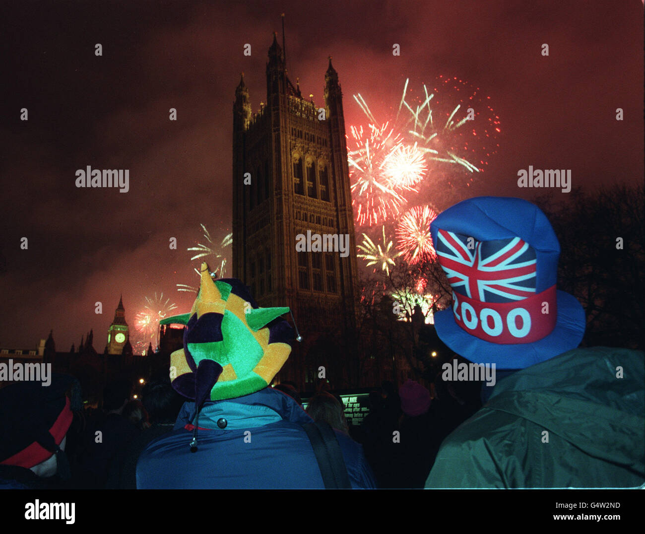 Millennium 2000 fireworks hi-res stock photography and images - Alamy