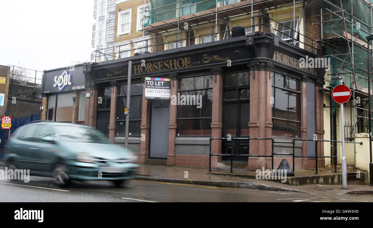 Closed pubs south london hi-res stock photography and images - Alamy