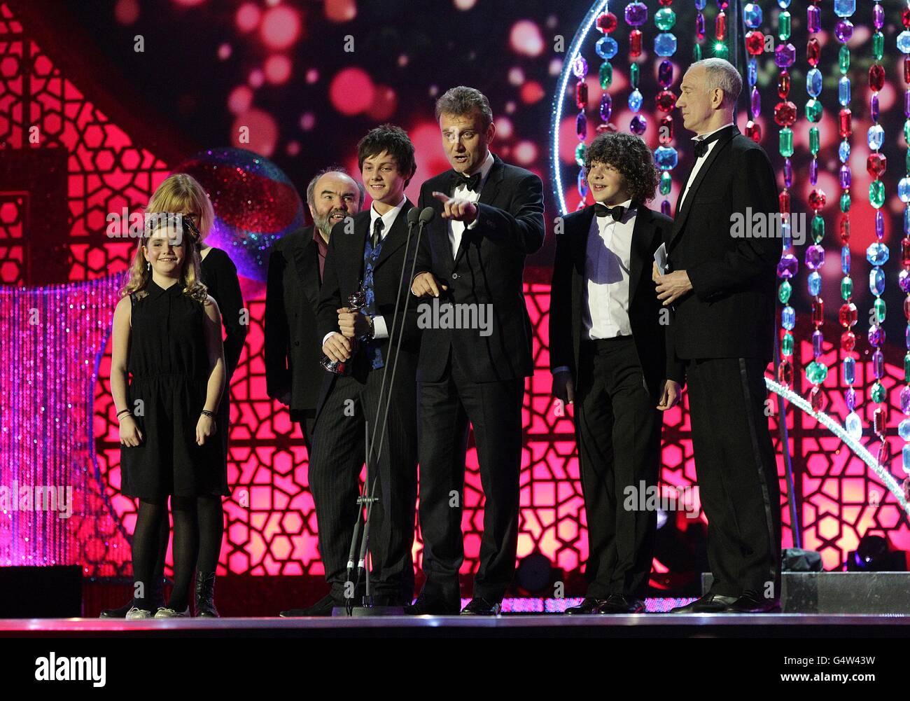 Hugh dennis claire skinner hi-res stock photography and images - Alamy