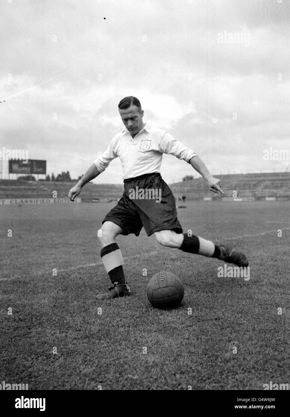 Craven cottage ground Black and White Stock Photos & Images - Alamy
