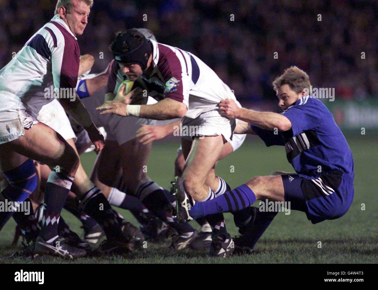 Rugby number 8 scrum hi-res stock photography and images - Alamy