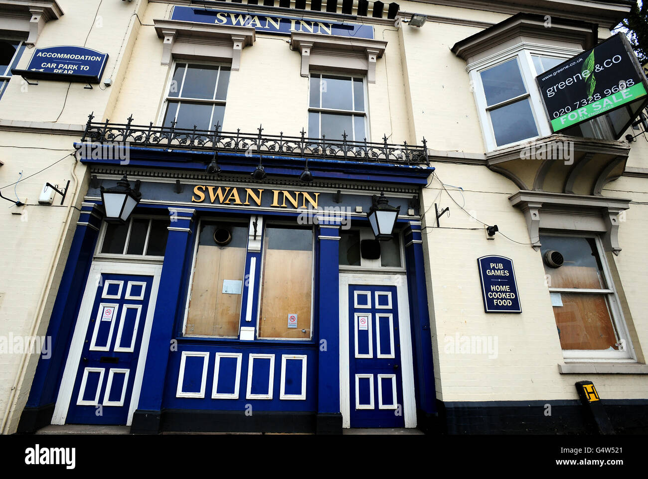 Burton pubs hi-res stock photography and images - Alamy