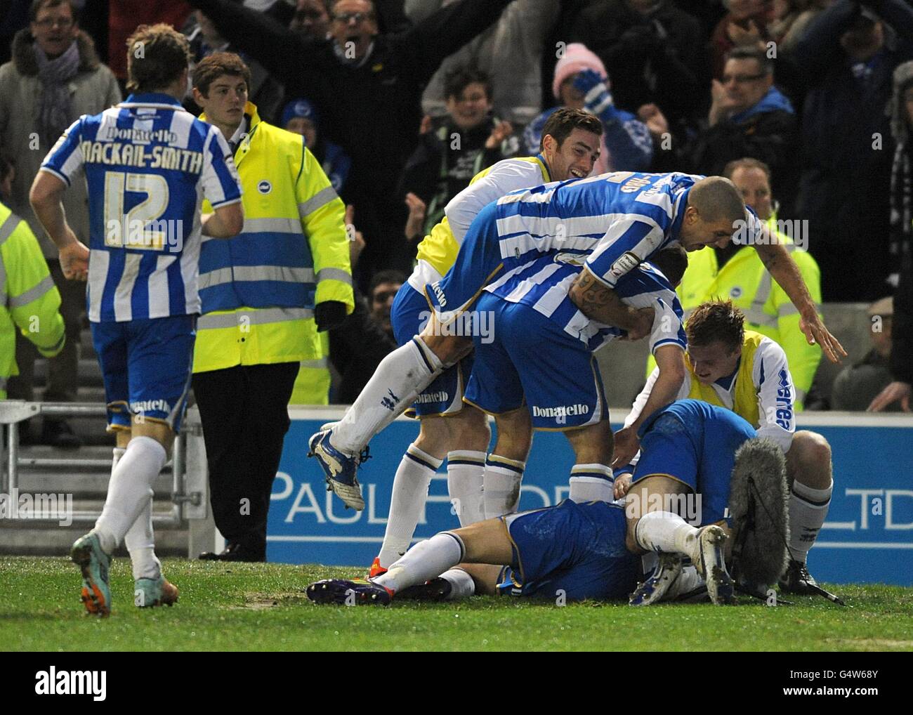 Pile of football players hi-res stock photography and images - Alamy