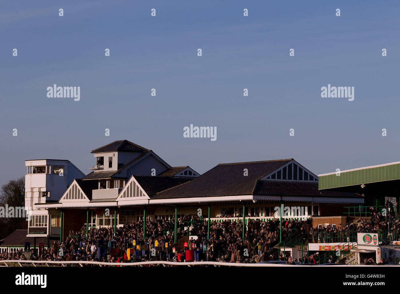 Grandstand catterick racecourse hi-res stock photography and images - Alamy