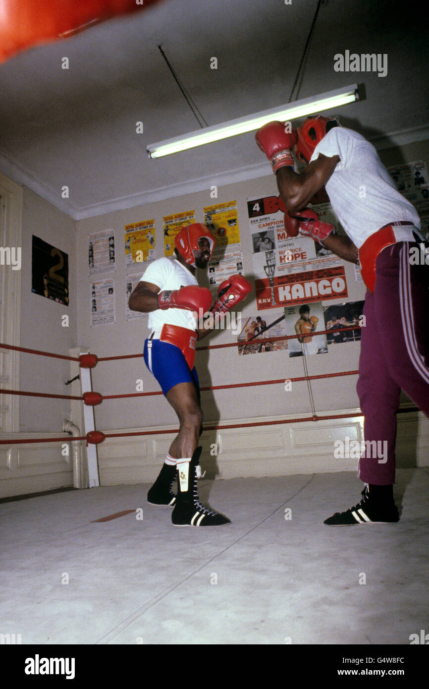 Prior to defending his title against carlos herrera hi-res stock ...