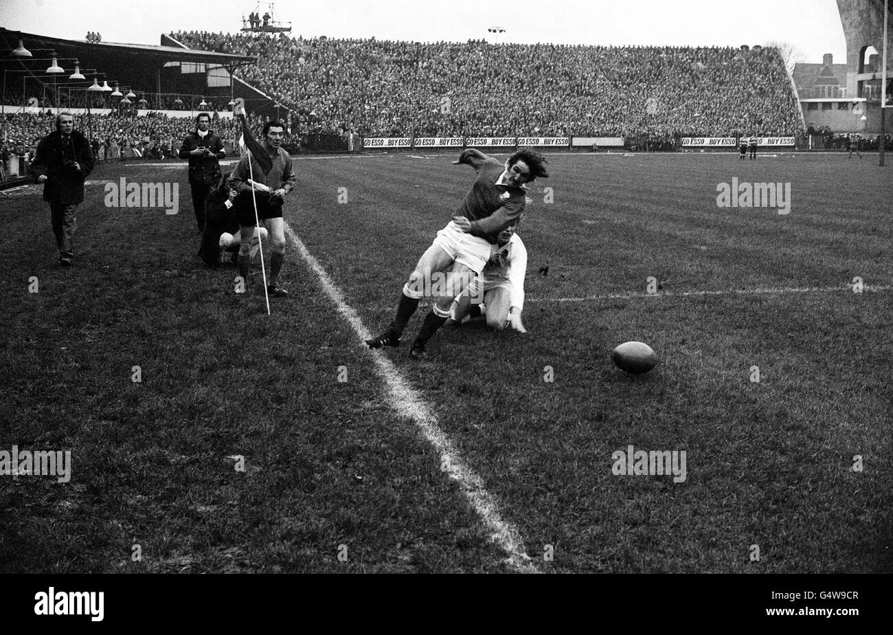 Gerald Davies of Wales in action for London Welsh. 28 year old Davies ...