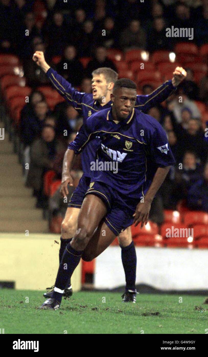 Football celebrating carl cort hi-res stock photography and images - Alamy