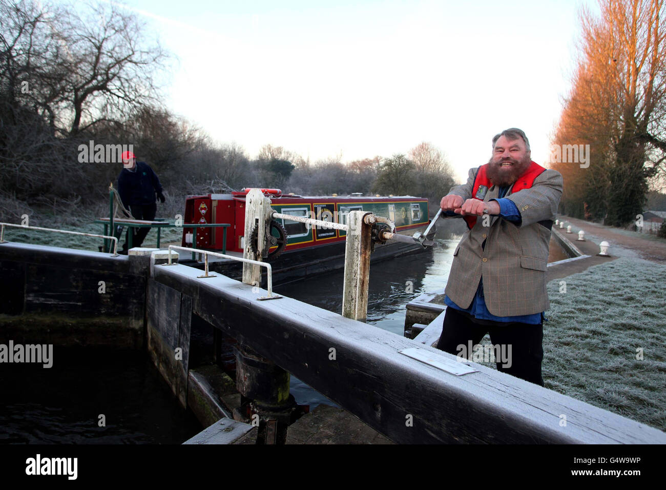 Actor Brian Blessed uses a windlass to operate the lock at Aldermaston ...