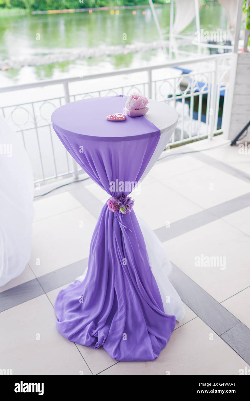 Fabric gathering hi-res stock photography and images - Alamy