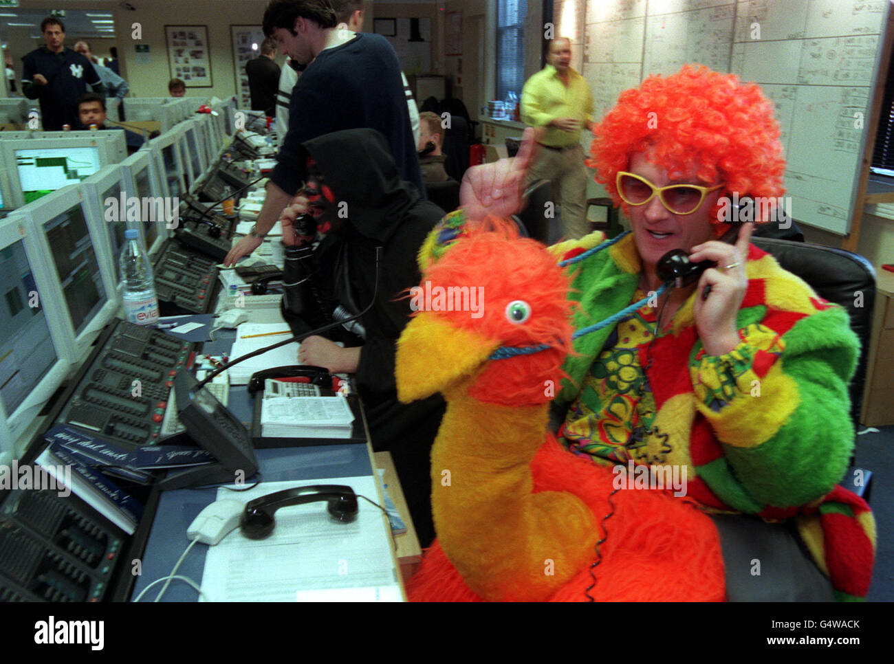 Two london traders at garban intercapital hi-res stock photography and ...