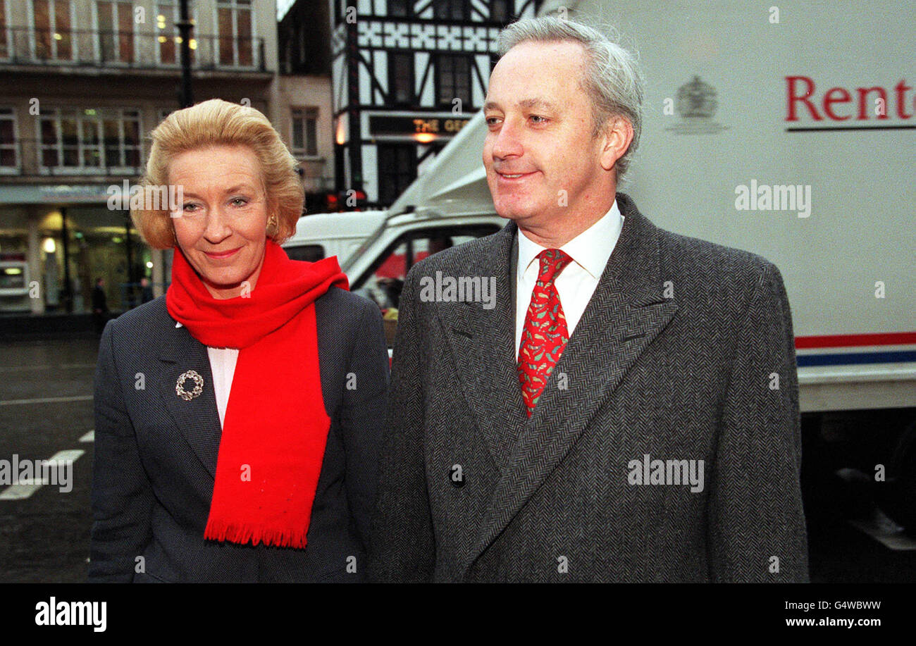 News courts hamiton hi-res stock photography and images - Alamy