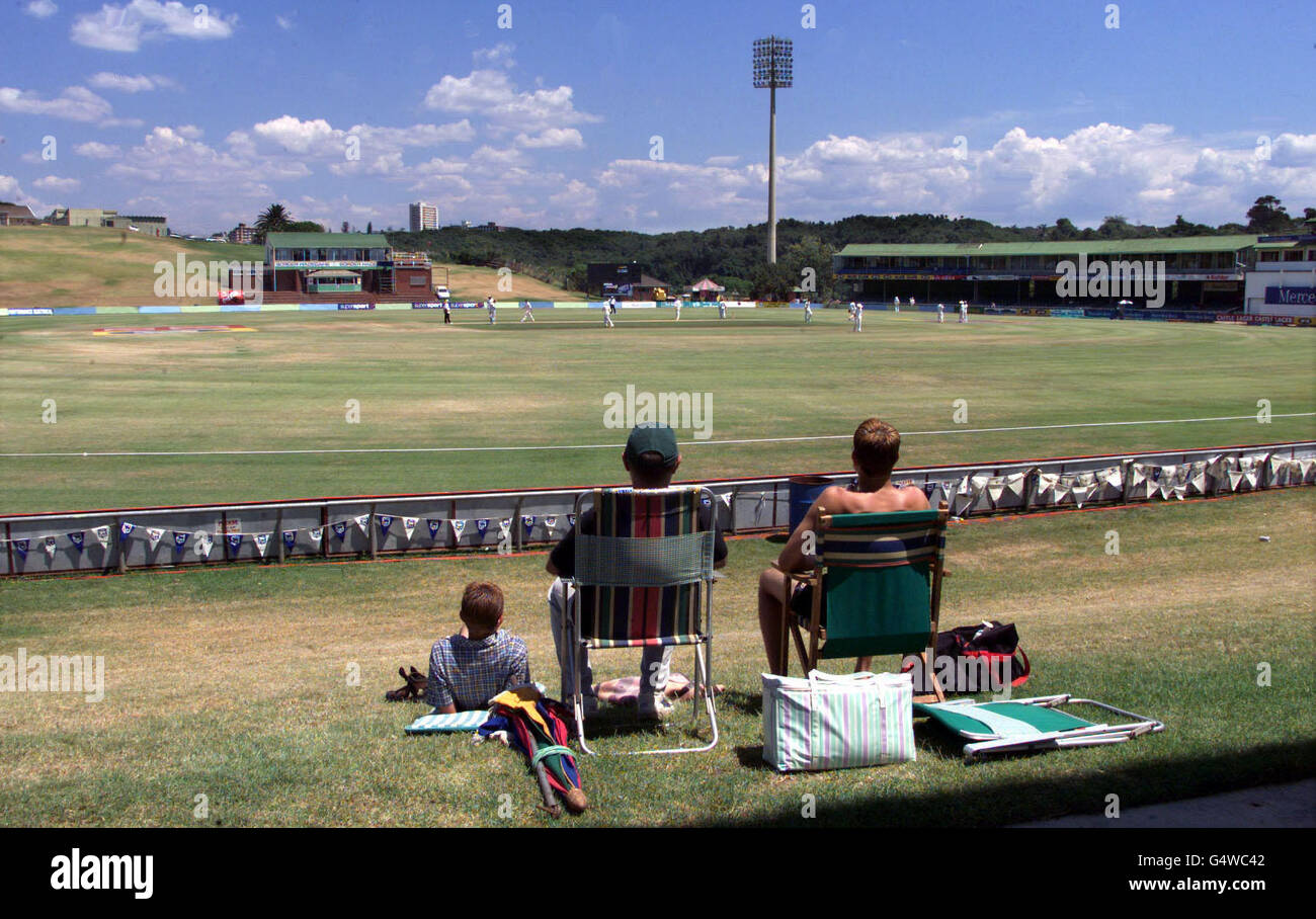 CRICKET Spectators/Buffalo Park Stock Photo - Alamy