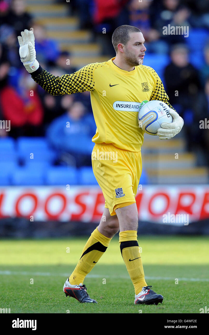 Southend united goalkeeper glenn morris hi-res stock photography and ... Southend united goalkeeper glenn morris hi-res stock photography and ...