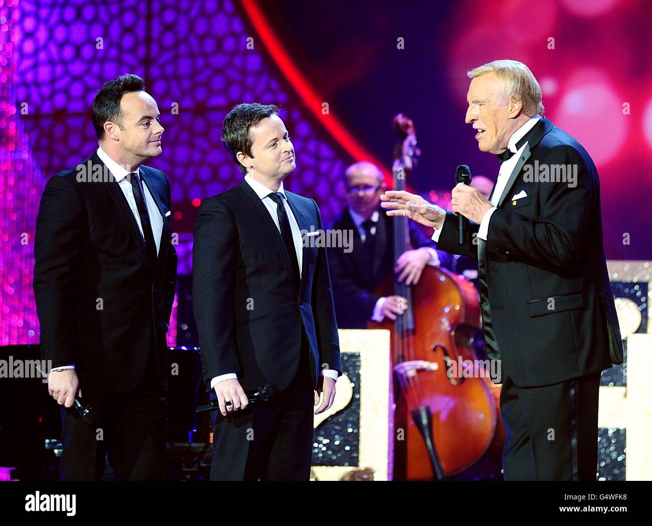 Anthony McPartlin and Declan Donnelly on stage with Bruce Forsyth ...