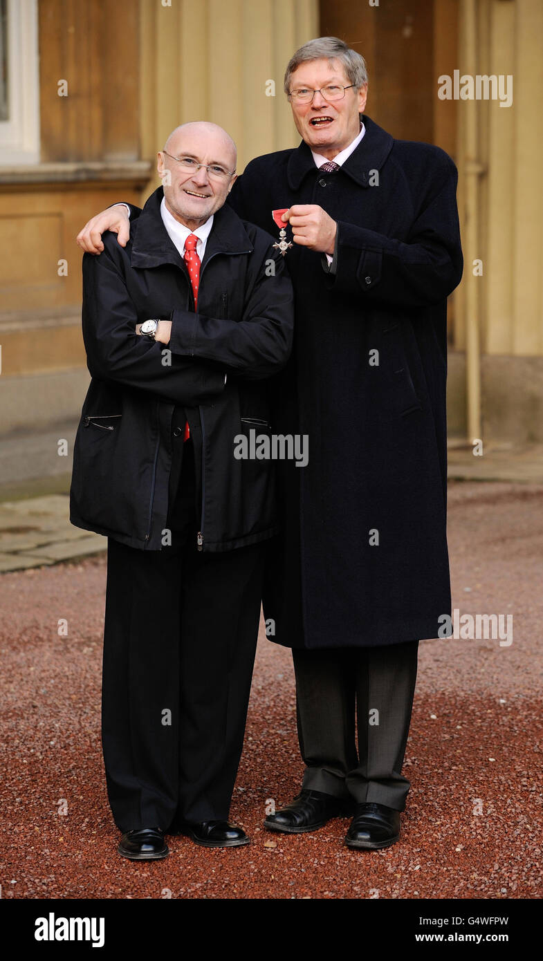 Clive Collins Right With His Brother Musician Phil Collins Stock Photos ...