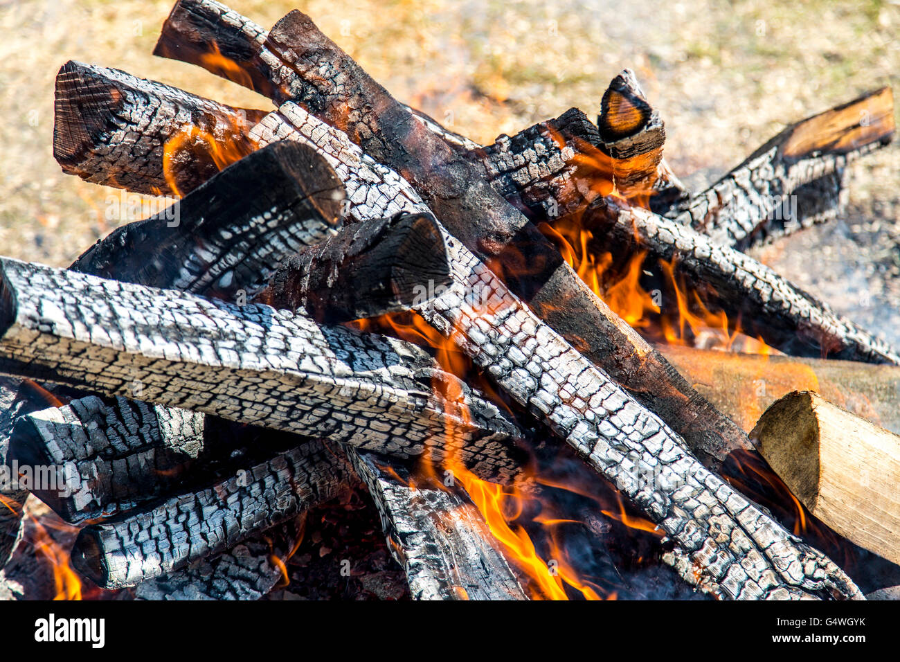 campfire, wood burning, wood fire, flames, embers Stock Photo - Alamy