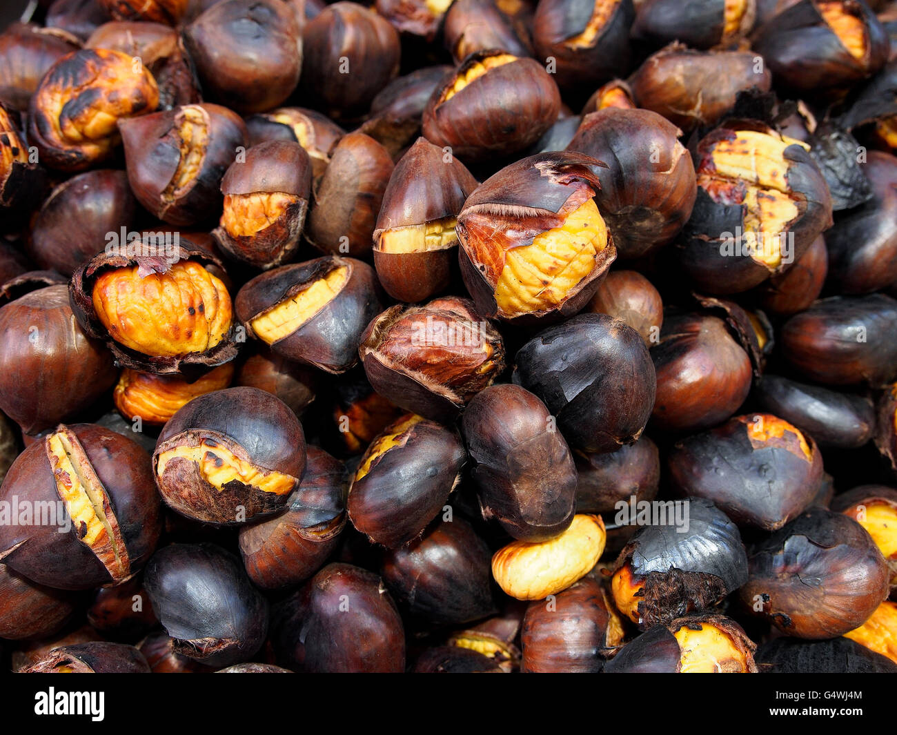 Roasted chestnuts hi-res stock photography and images - Alamy