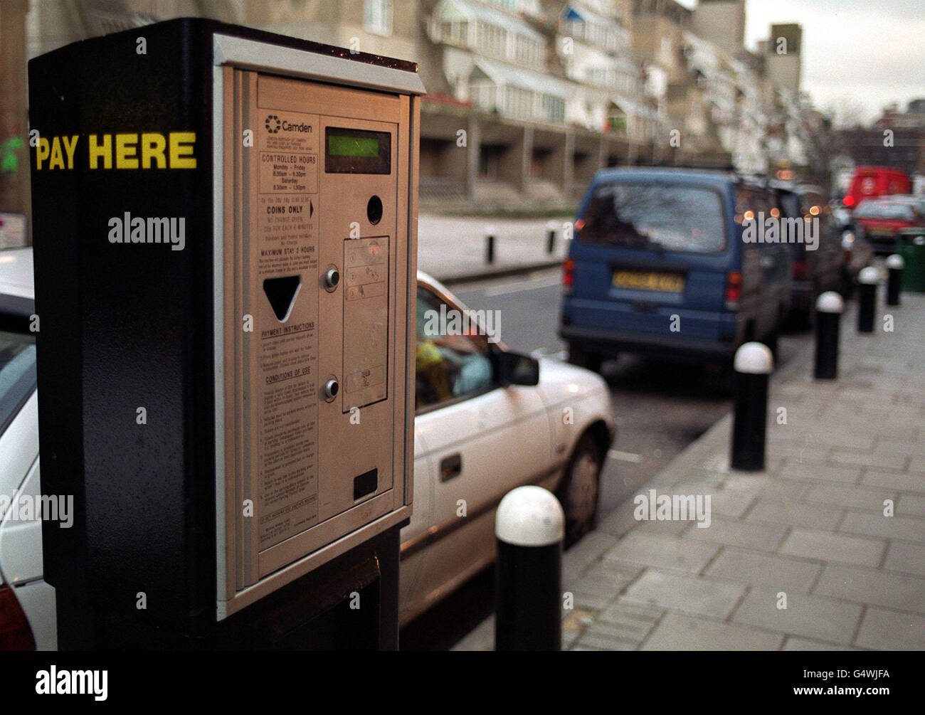 London 01 05 04 hi-res stock photography and images - Alamy