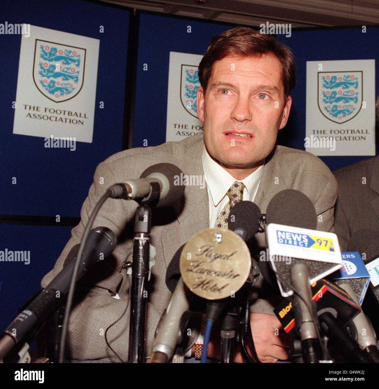 John gorman and glenn hoddle hi-res stock photography and images - Alamy