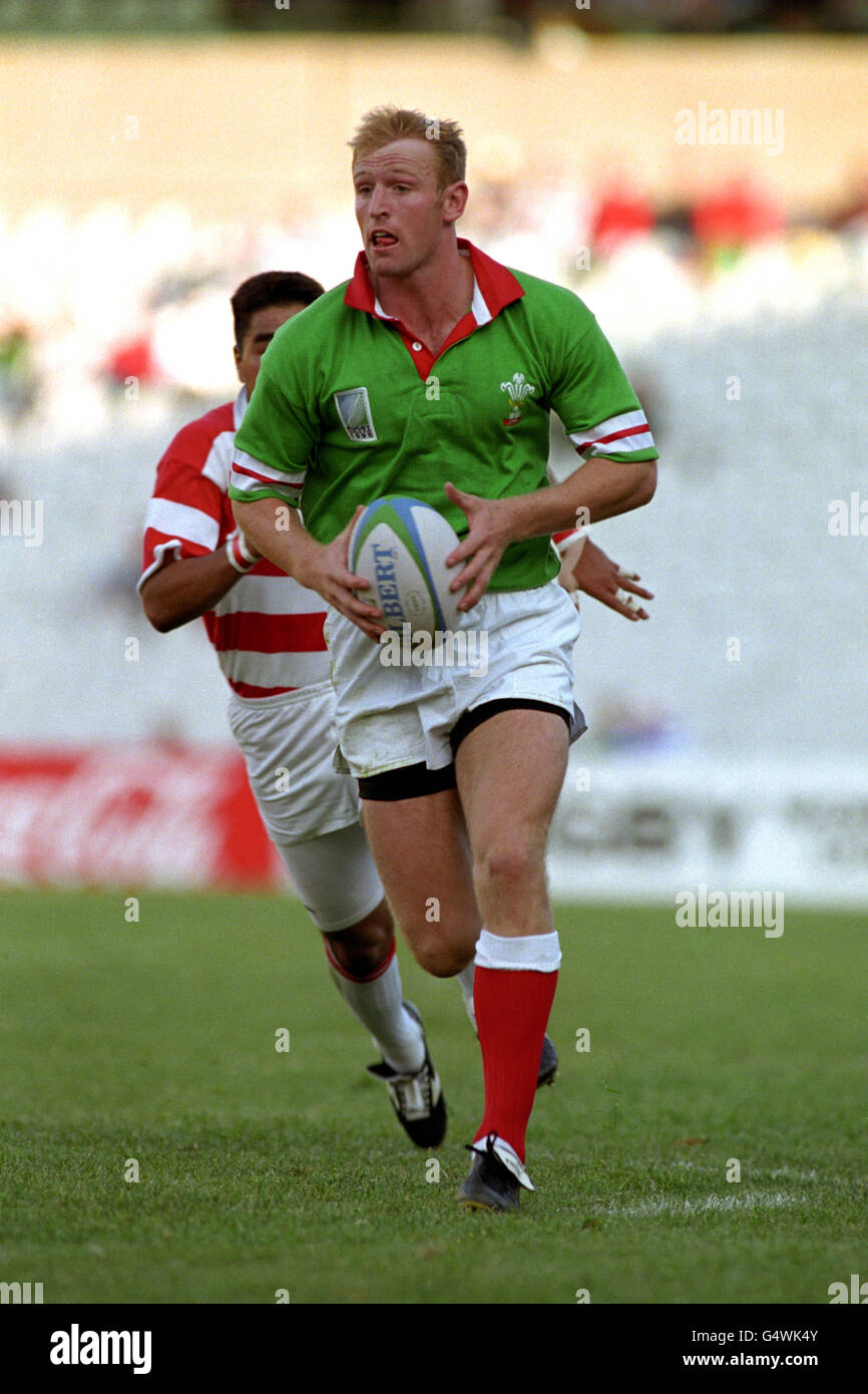 Rugby world cup stadium 1995 hi-res stock photography and images - Alamy