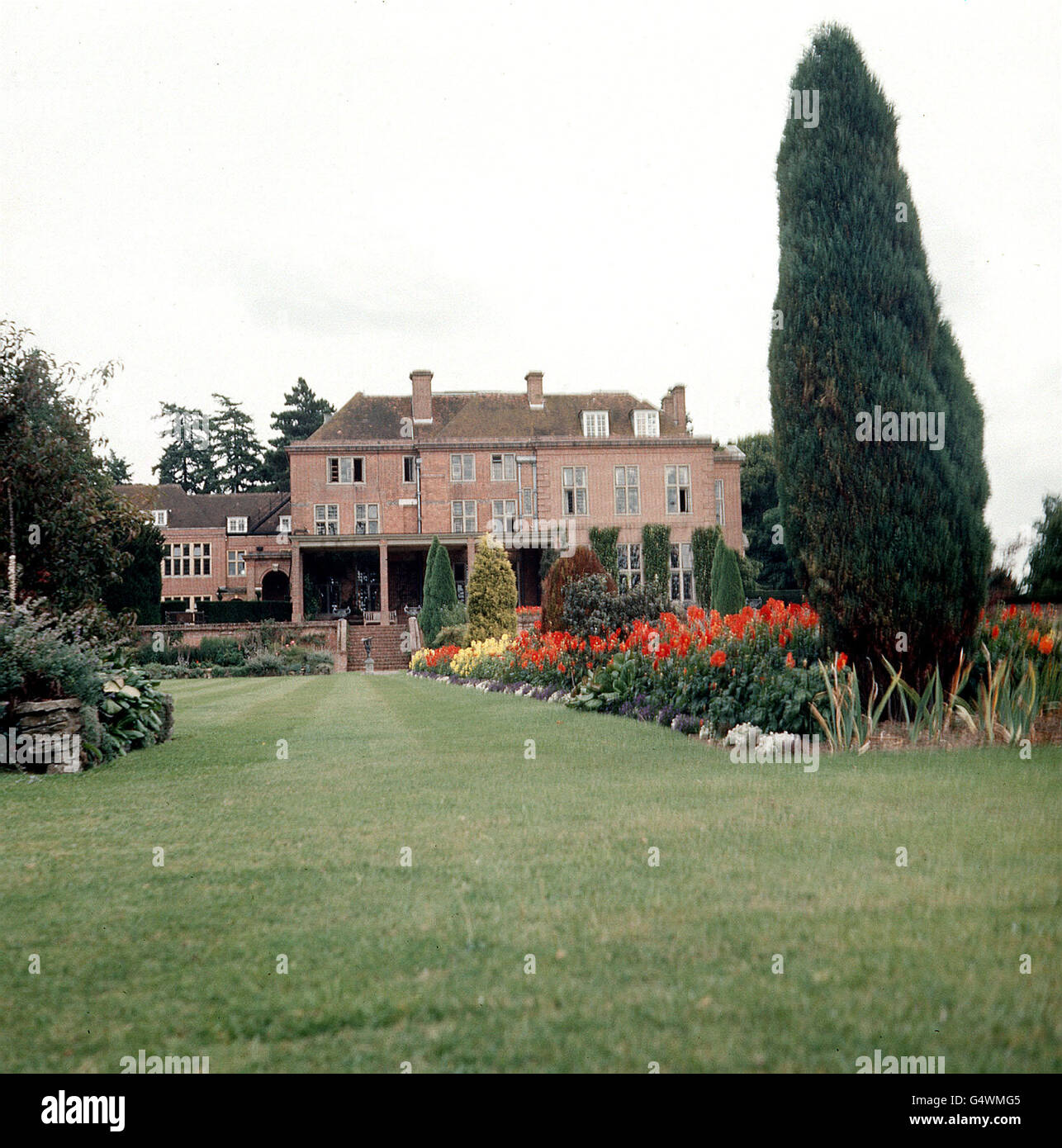 Prince charles cheam school hi-res stock photography and images - Alamy