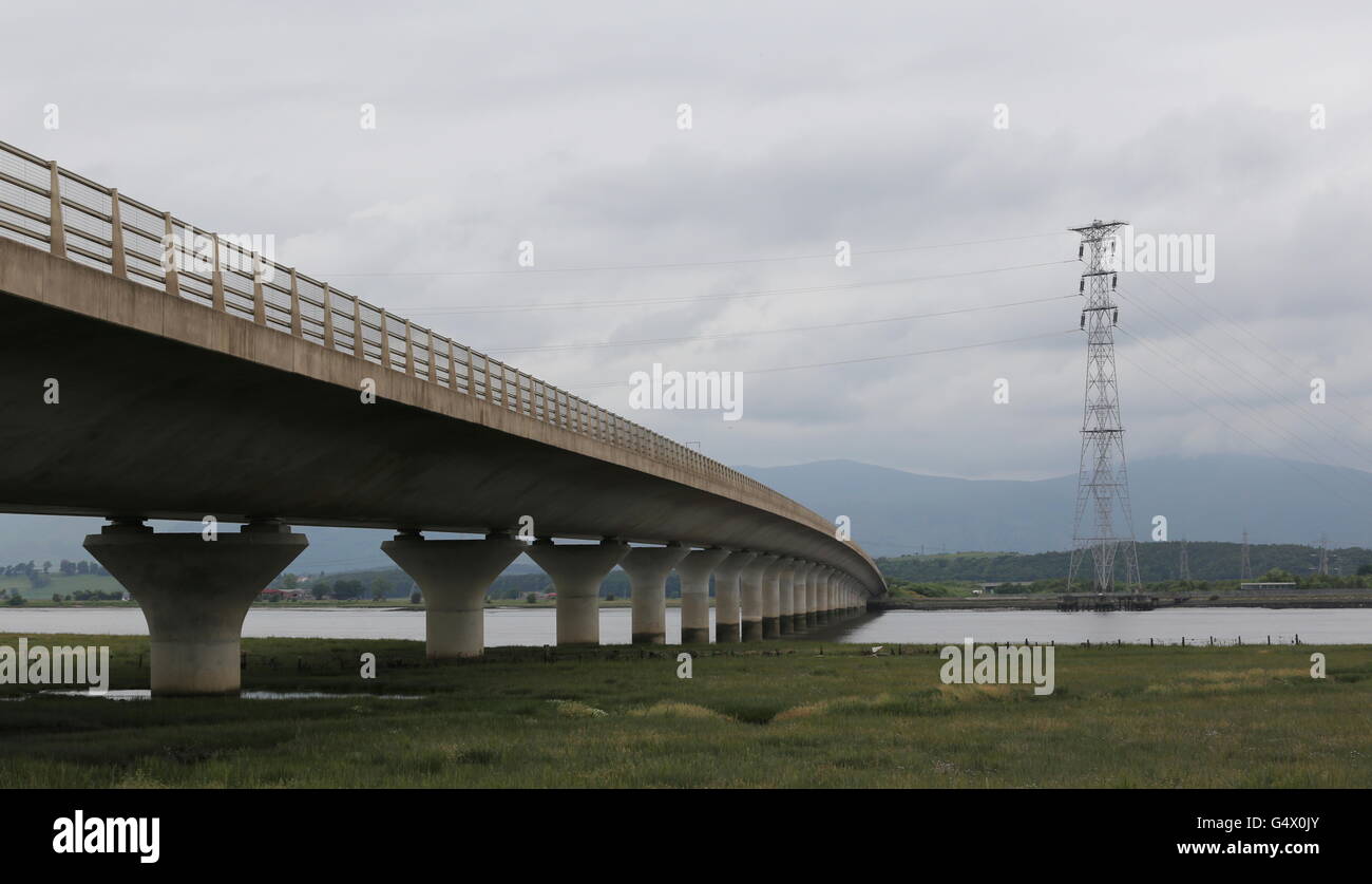 Clackmannanshire Bridge across Firth of Forth and north pylon of 400kV ...