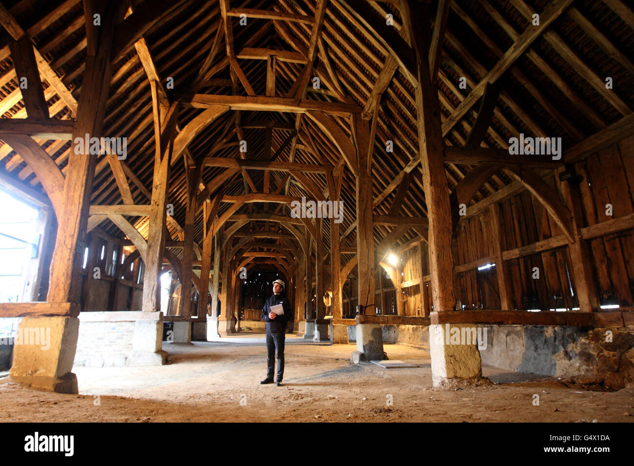 The Great Barn of Harmondsworth Stock Photo - Alamy