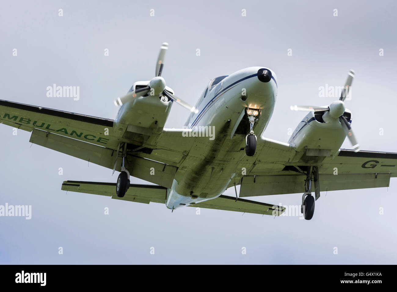 Piper pa 31 navajo chieftain mojave hi-res stock photography and images ...