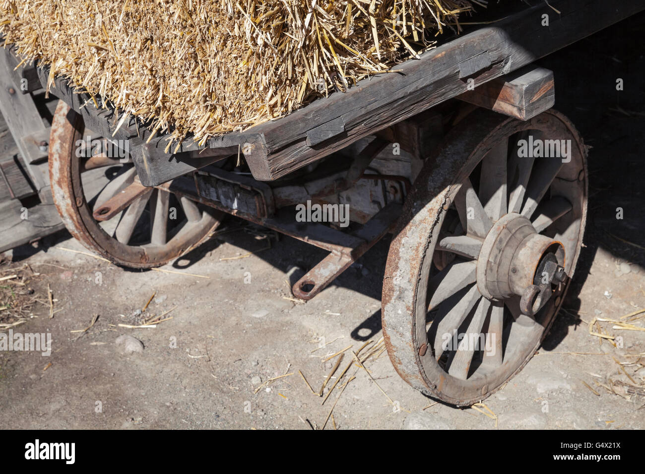 Old hay wagon hi-res stock photography and images - Alamy