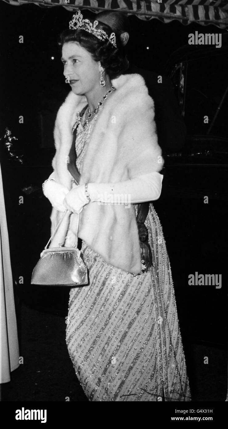 Royalty queen elizabeth ii japan hi-res stock photography and images ...