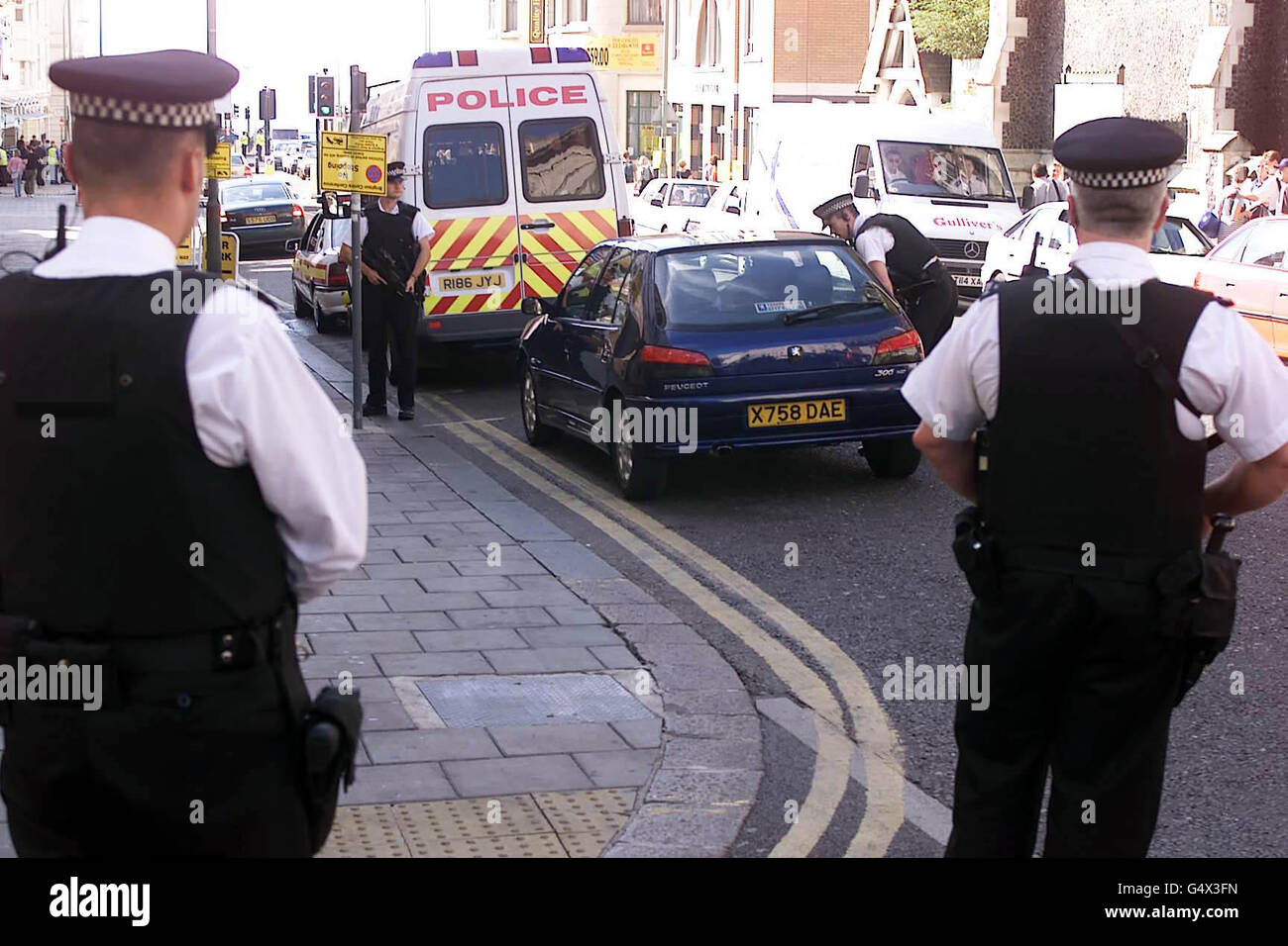 Armed police brighton hi-res stock photography and images - Alamy