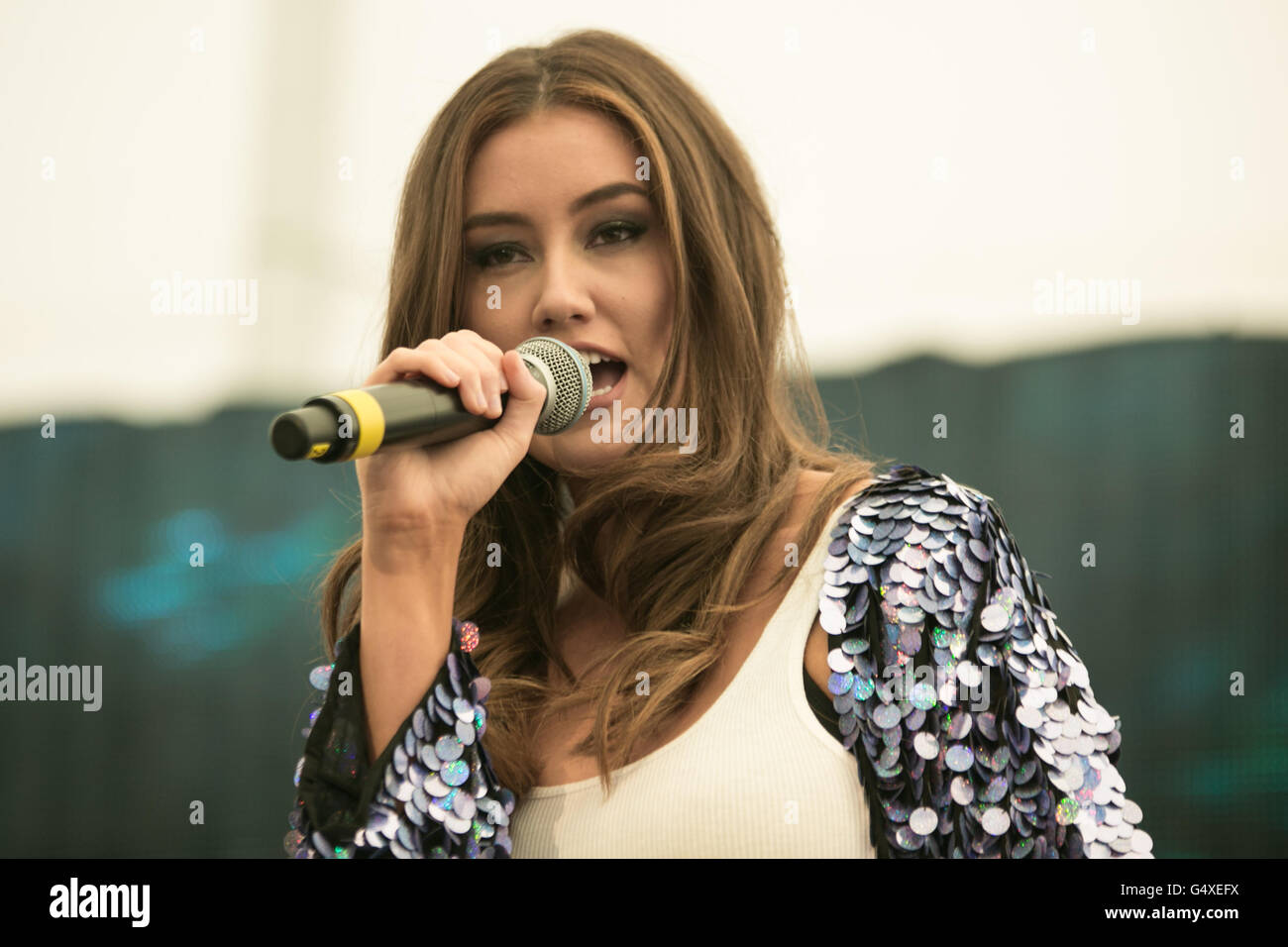 Dakota on stage hi-res stock photography and images - Alamy