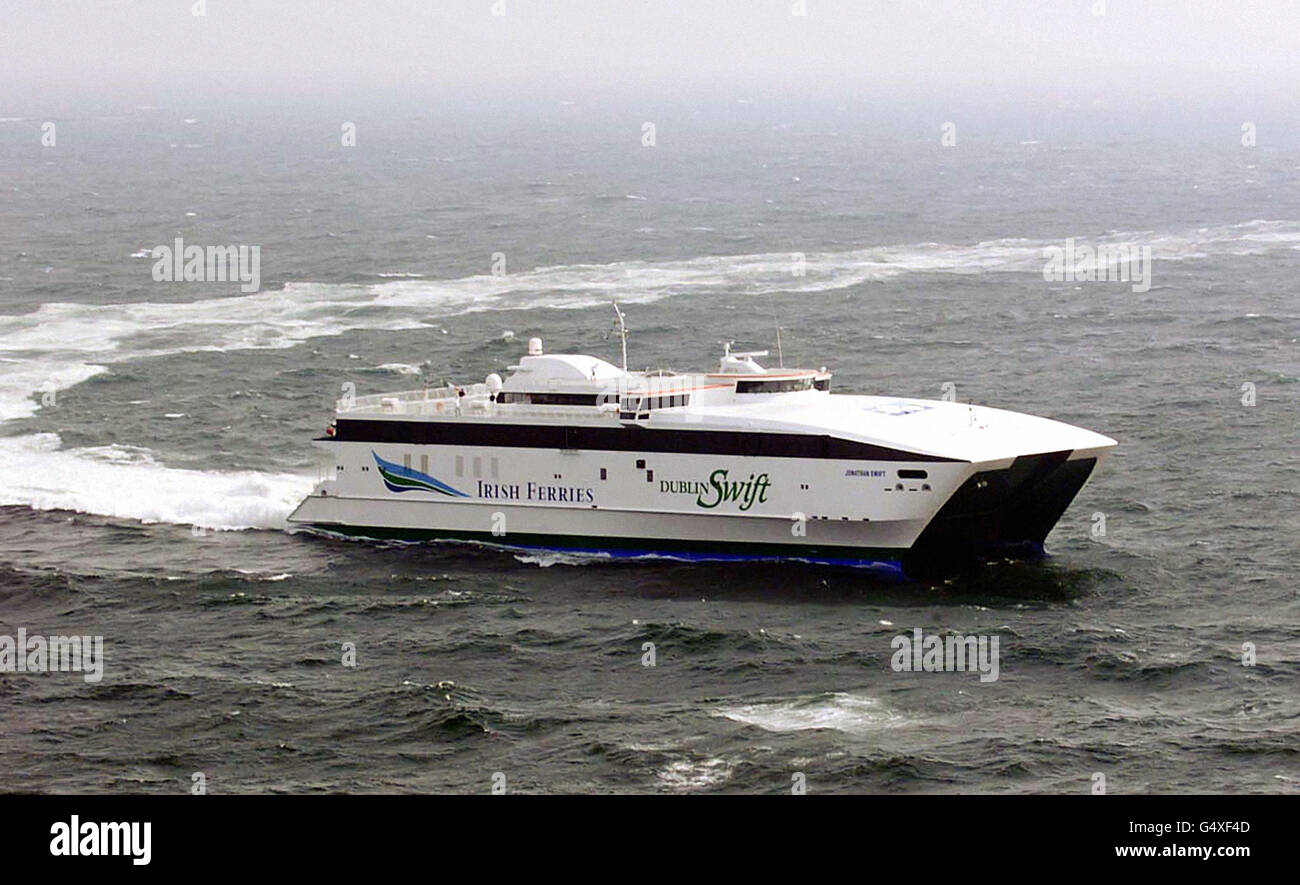 Irish high speed ferry Stock Photo - Alamy