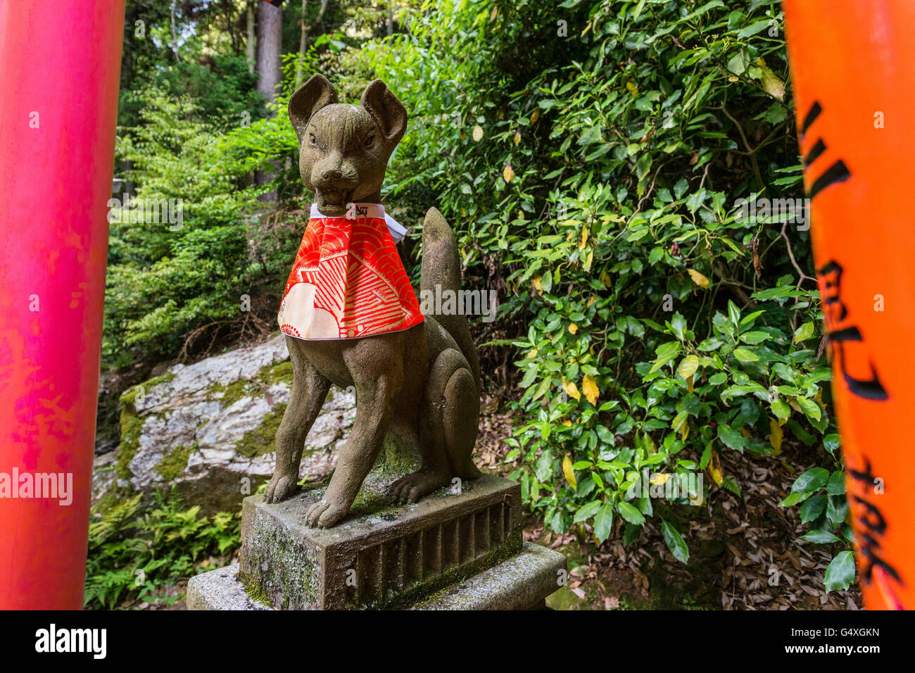 Fushimi inari taisha grand shrine hi-res stock photography and images ...