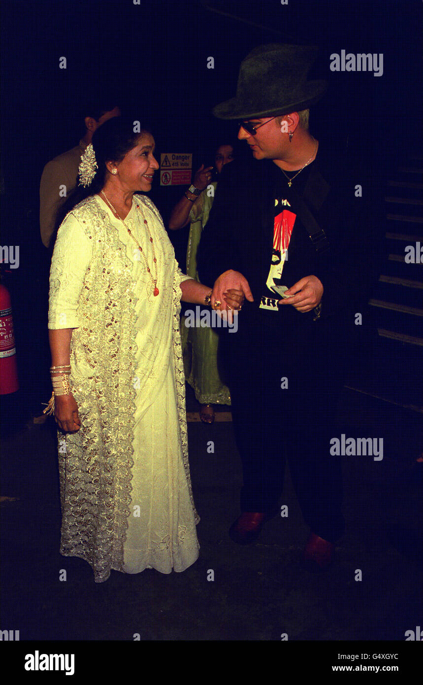 Asha bhosle hi-res stock photography and images - Alamy