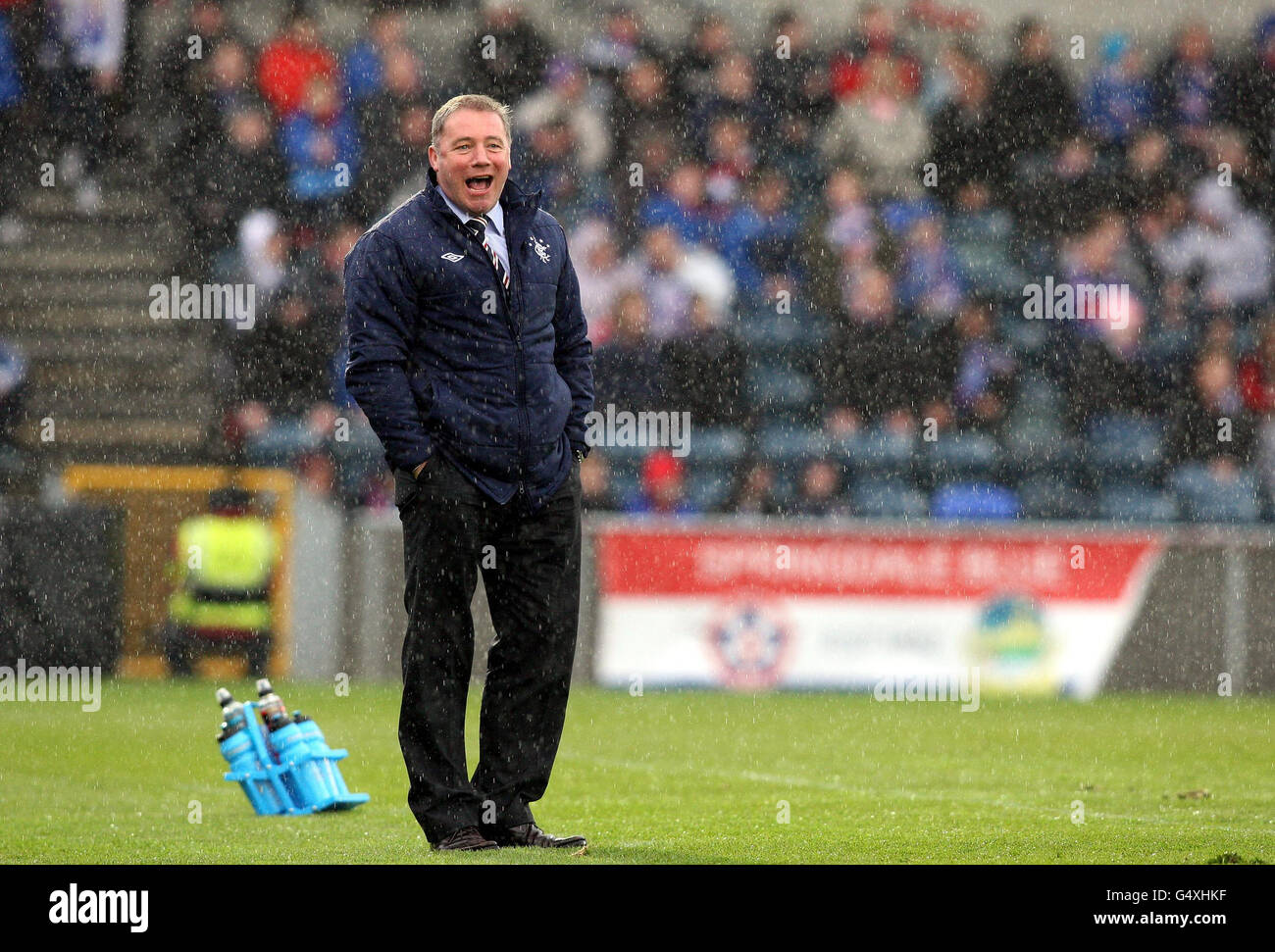 Linfield v rangers hi-res stock photography and images - Alamy