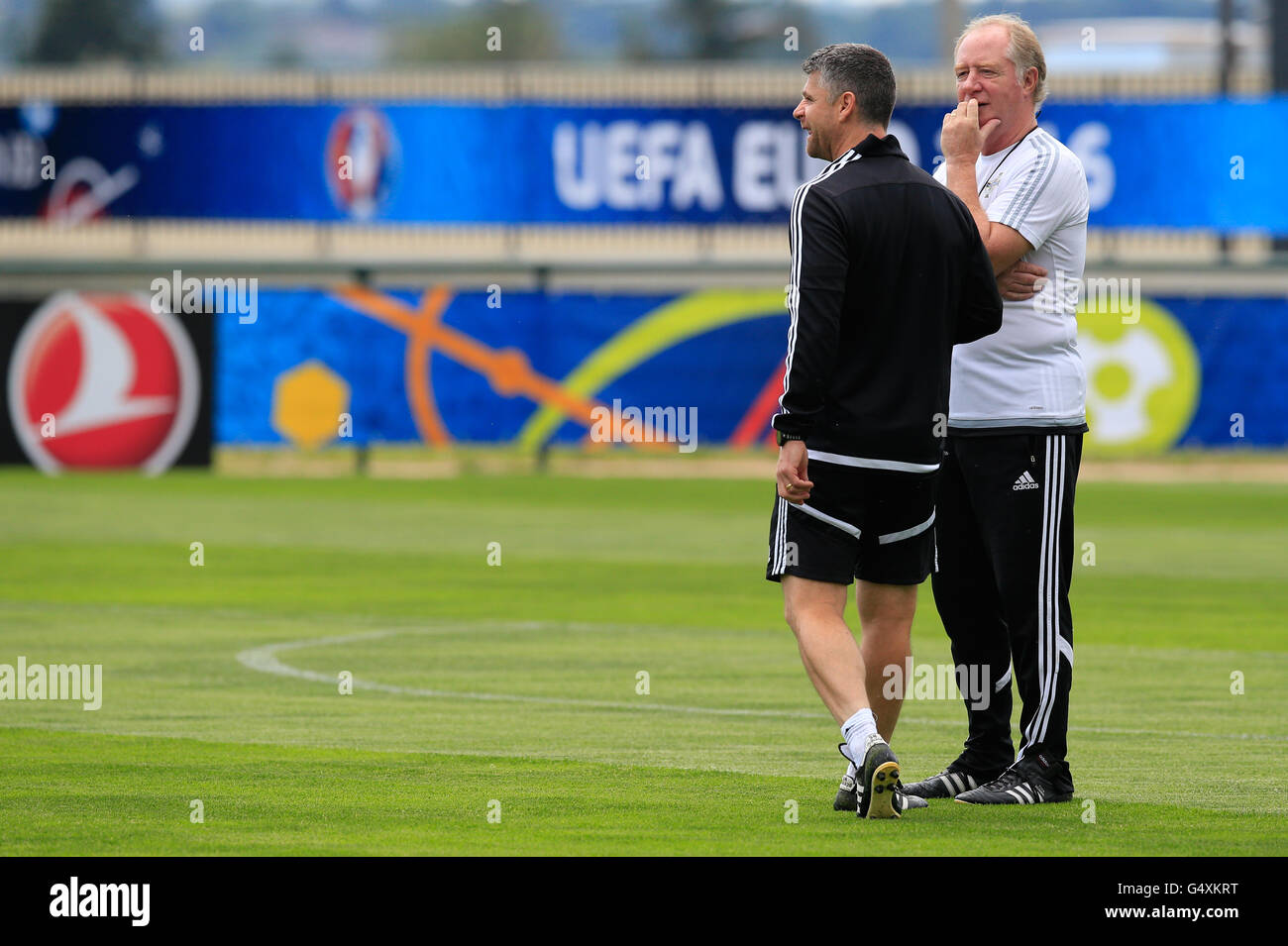 Jimmy nicholl at training hi-res stock photography and images - Alamy