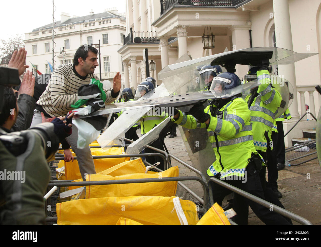 Protesters outside the syrian embassy in central london hi-res stock ...